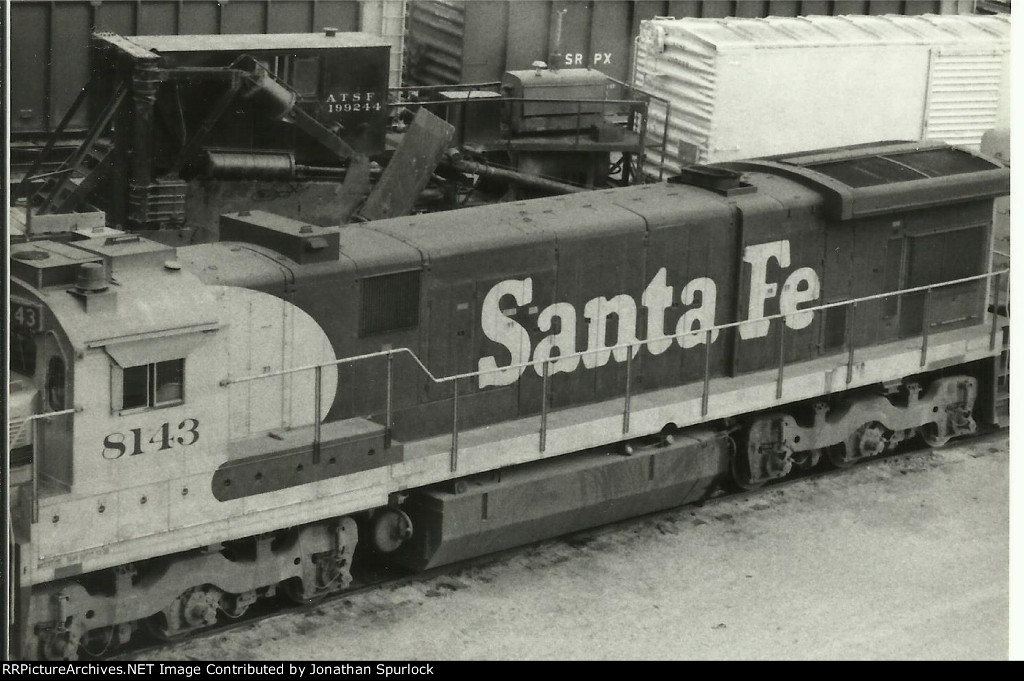 ATSF 8143, rooftop view, conductor's side